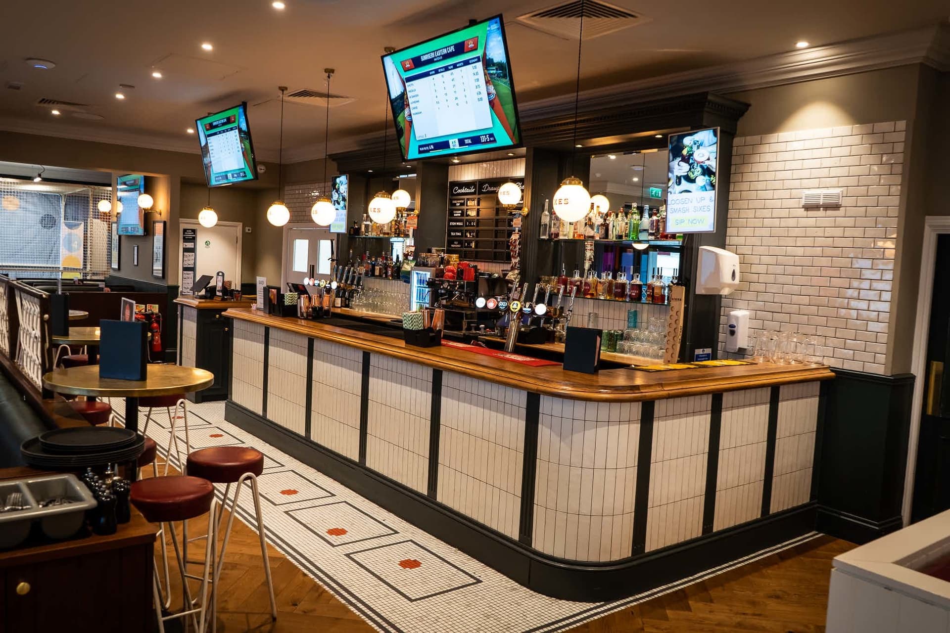 Hire Sixes Birmingham | VenueScanner