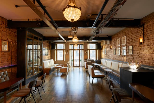 Hire The Varsity Club | VenueScanner
