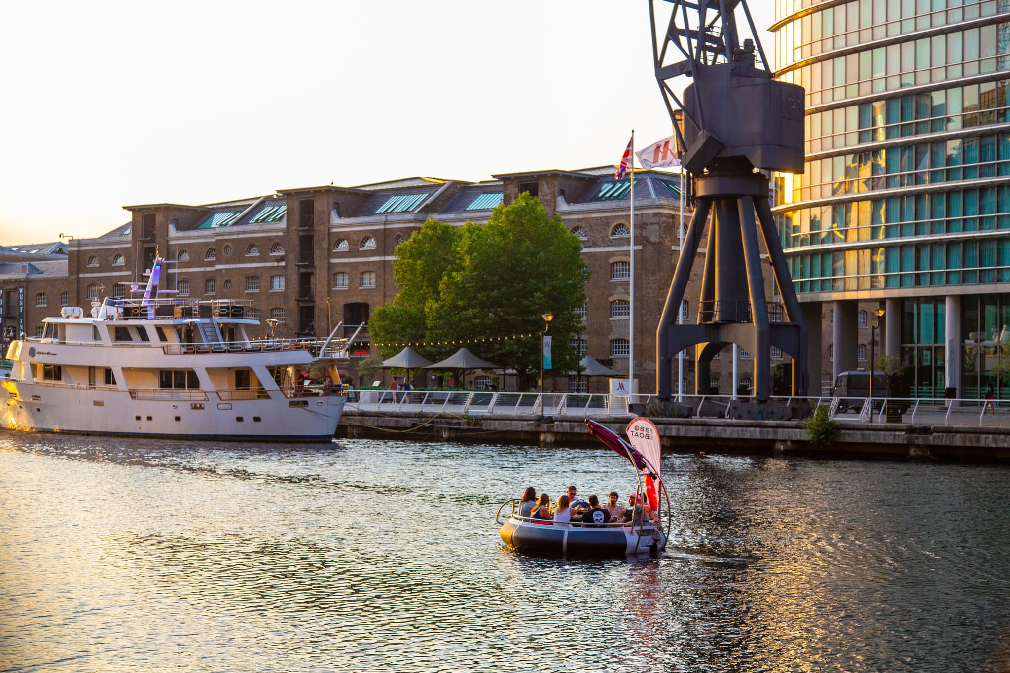 Hire Skuna Boats | BBQ Boat | VenueScanner